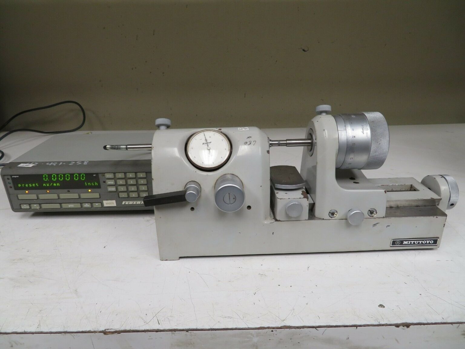 Mitutoyo Bench Comparator Gage w/ Digital Readout MDL 162-102 NC48 ...