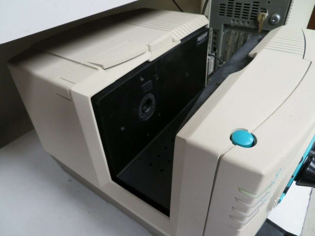 HunterLab Ultrascan XE Reflected Color Spectrophotometer CPU w/ Dongle ...