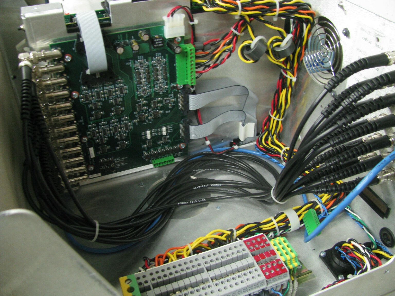 Design & Test Technology MB3 Parametric Tester 8 ch Measurement Unit ...