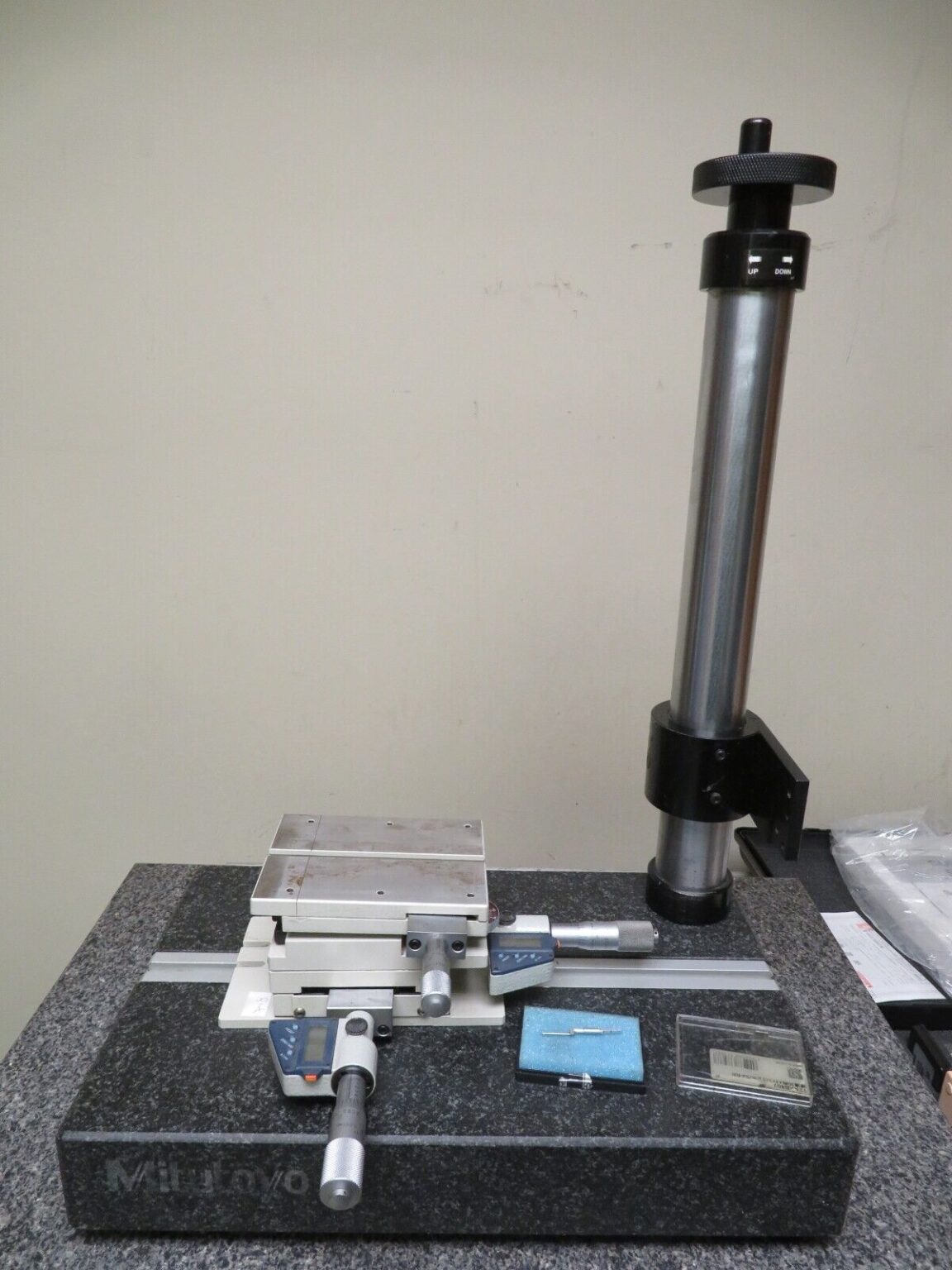 Mitutoyo SJ-410 Surface Roughness Tester Profilometer w/ Stand XY Table ...