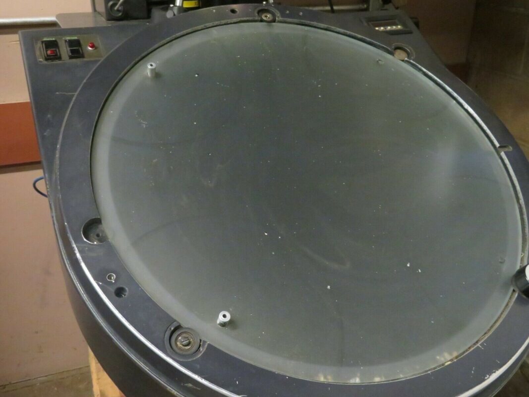 Starrett Sigma VF600 Vertical Optical Comparator w/ Quadra Chek QC200 ...