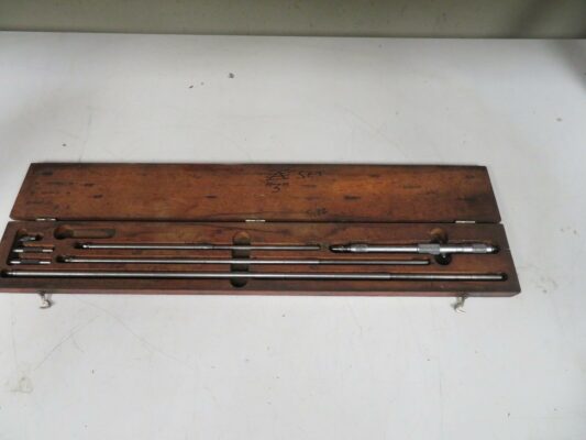 Starrett model 124C 8-32" Inside Micrometer/Mic Set w/ case – NG59 ...