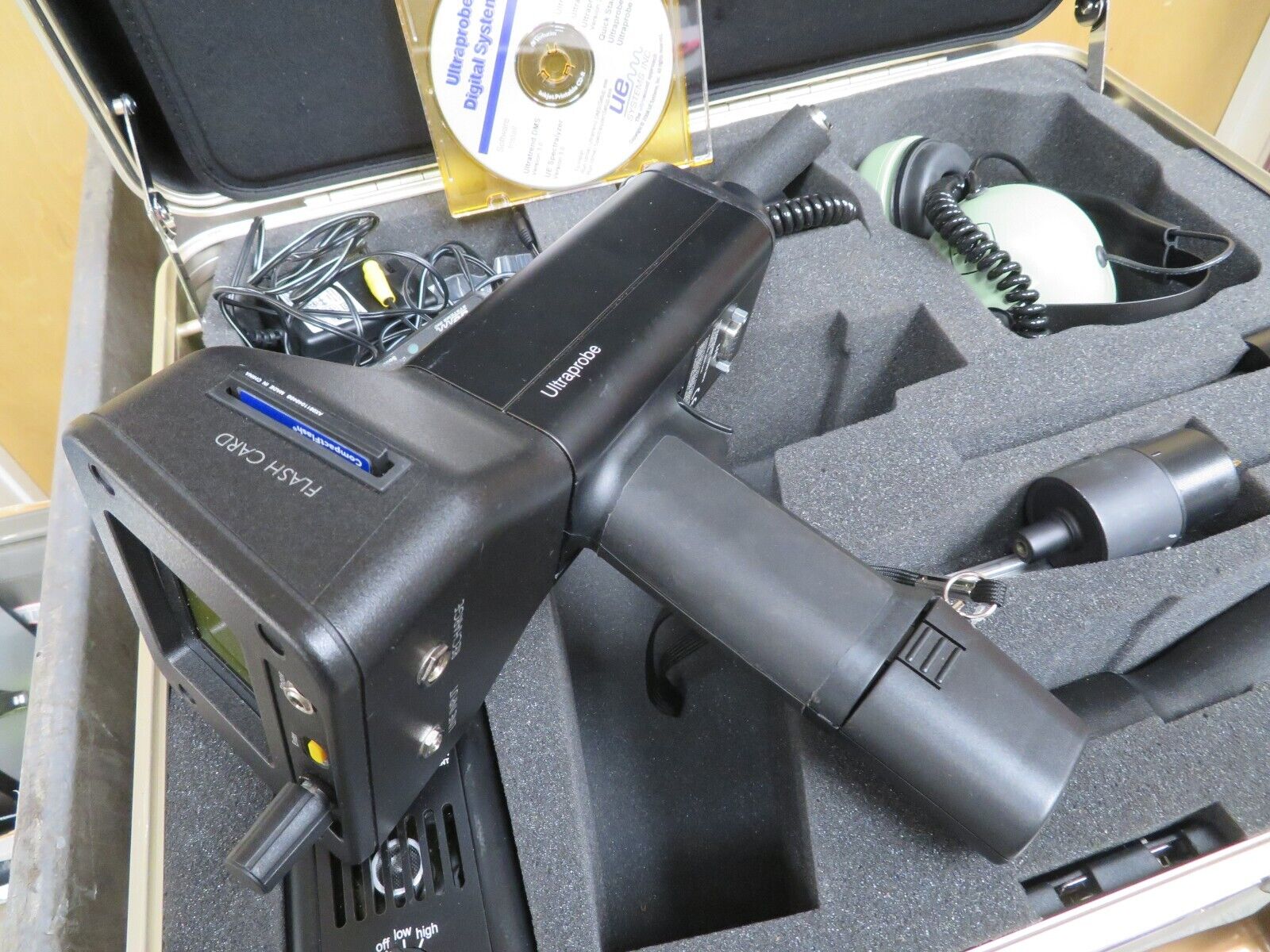 UE Systems Ultrapobe 10,000 10000 MPH Ultrasonic Leak Detection System ...