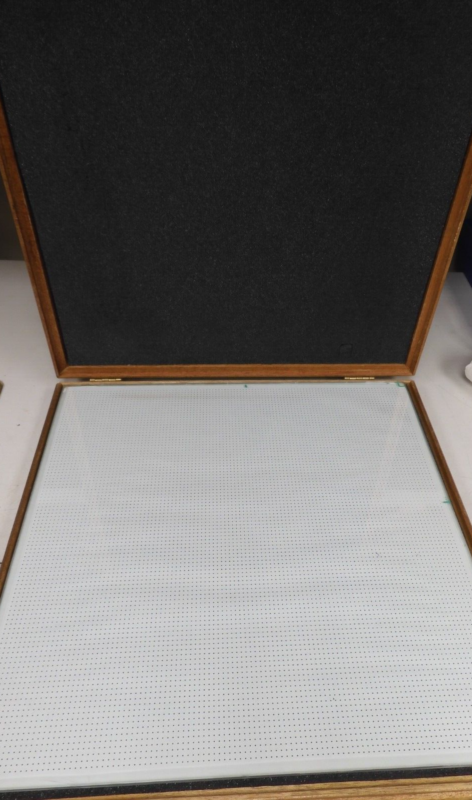 22" x 22" – Glass Artifact/Optical Calibration Grid Standard in case ...