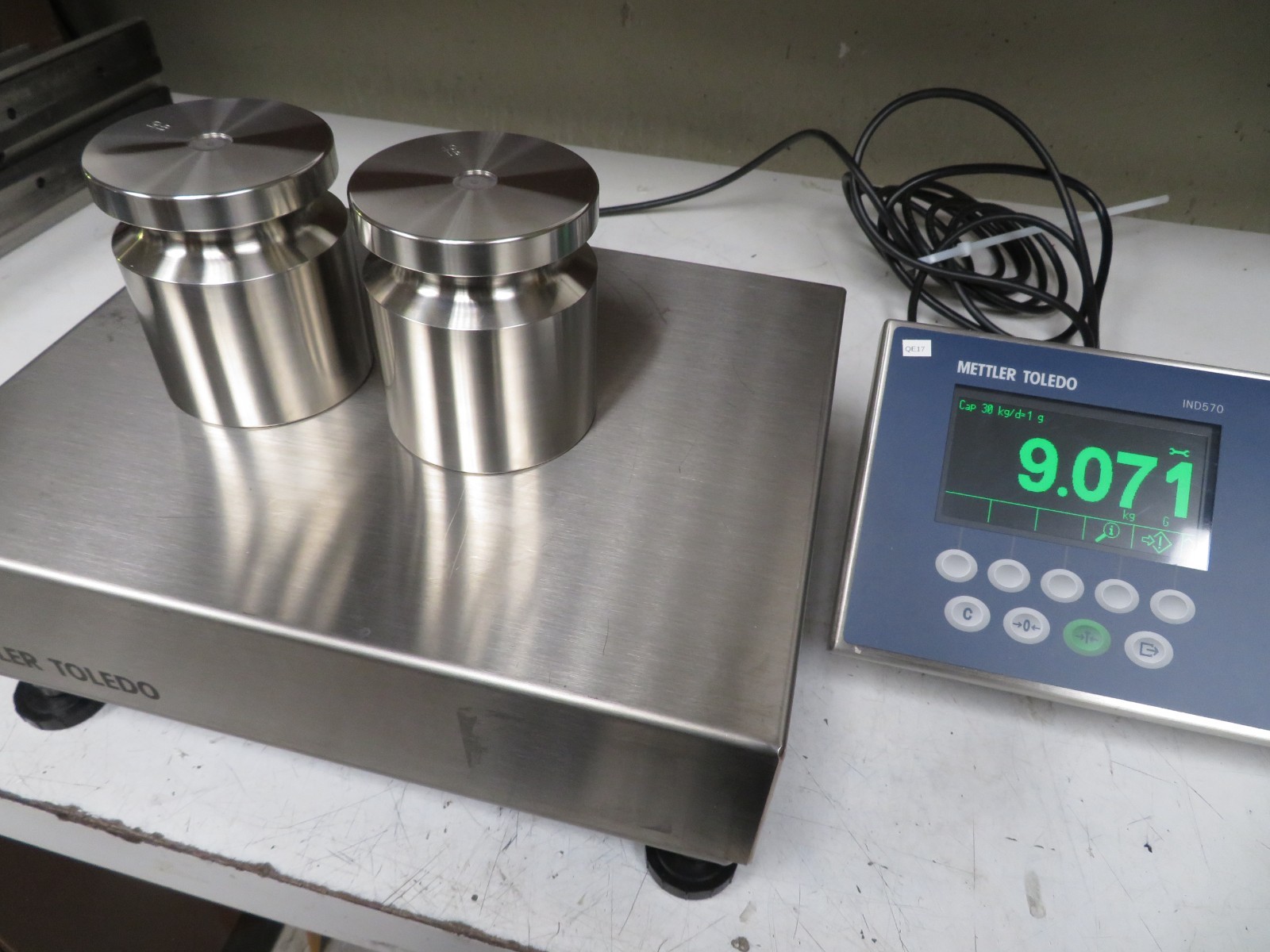 Mettler Toledo PBK989-AB30 Precision Bench Scale w/ IND570 Readout QE17 ...