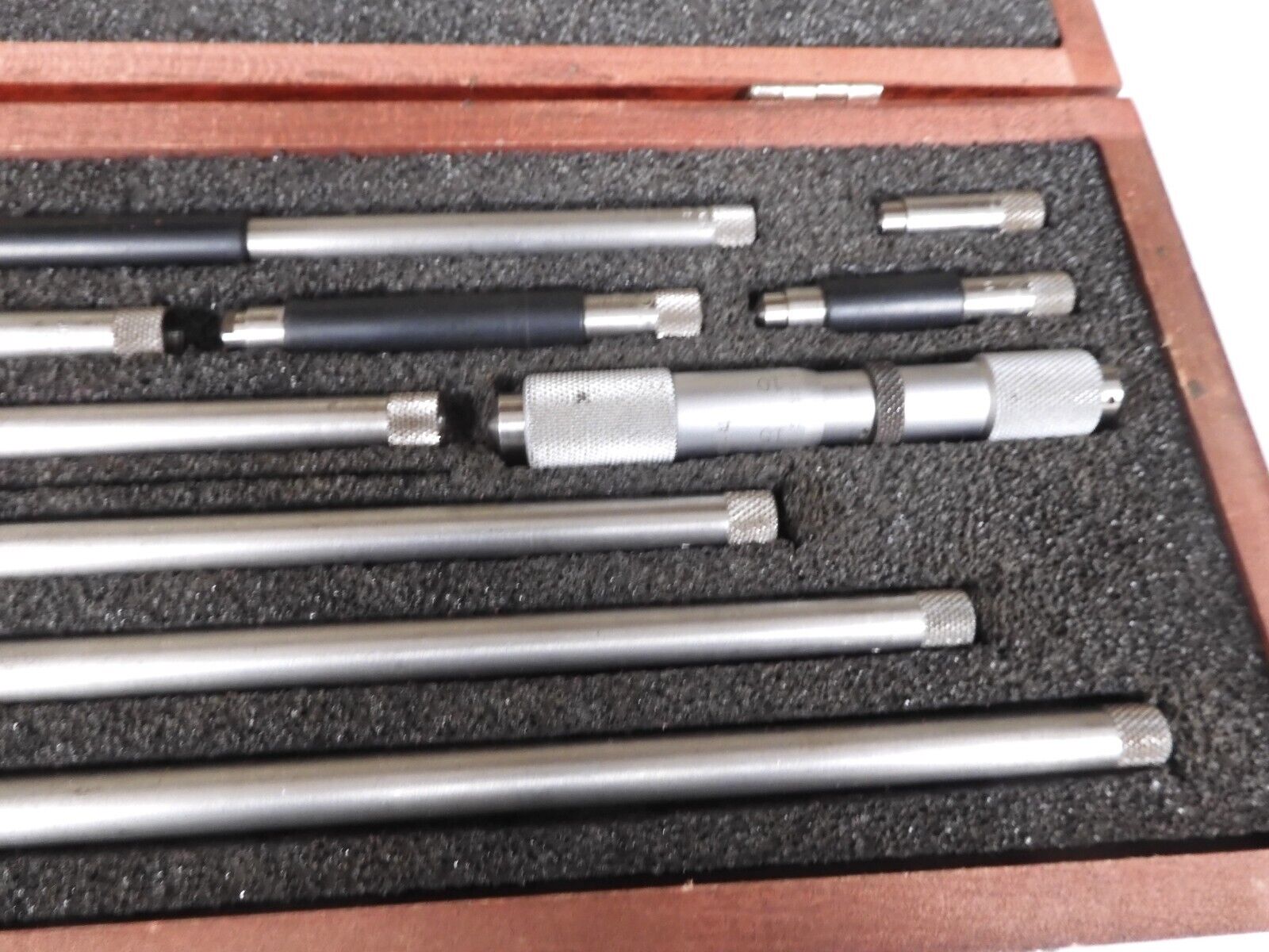 Starrett – 2"-24"/.001" Inside Micrometer Set – PU39 – Bullseye Calibration