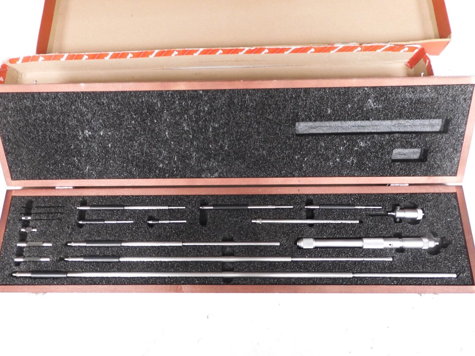 Starrett – 2"-24"/.001" Inside Micrometer Set – PU39 – Bullseye Calibration