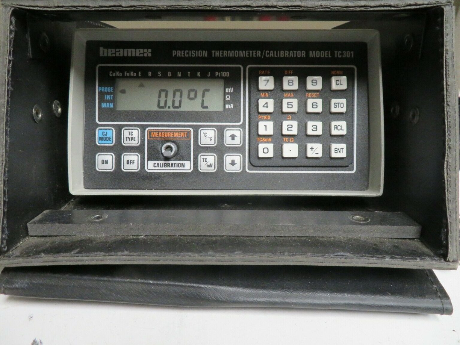 Beamex TC-301 Precision Thermometer Calibrator in case w/ power supply ...