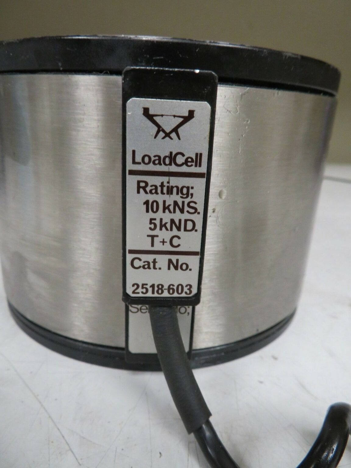 Instron 2518-603 Static Load Cell ±10kNs – NB22 – Bullseye Calibration