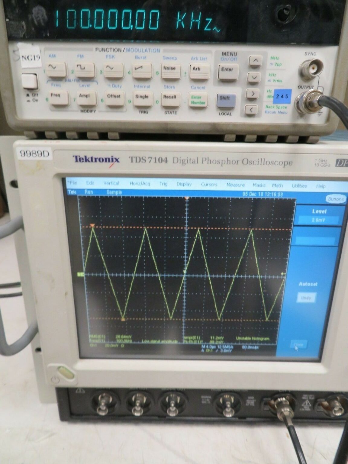 Agilent 33120A 15 Mhz Function/ Arbitrary Waveform Generator NG19 ...